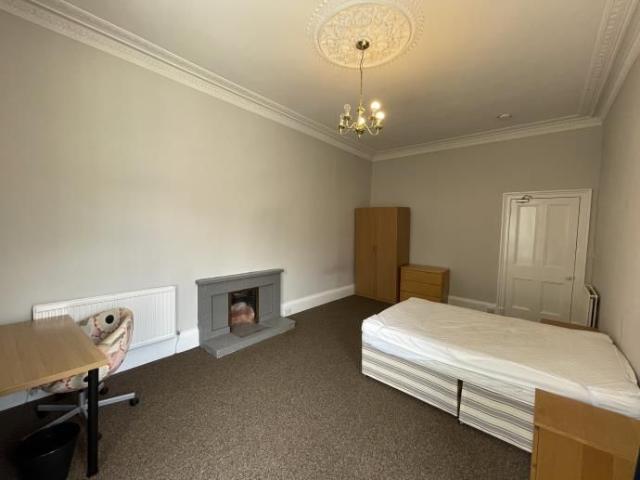 Haymarket Terrace, Edinburgh EH12, 3 bed flat to rent, £2,100 pcm | PrimeLocation