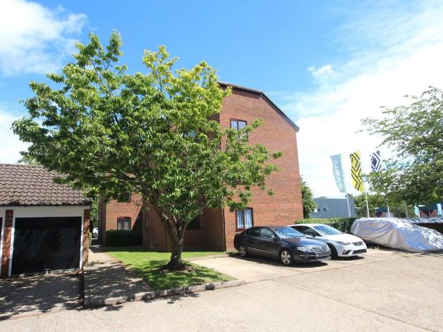 Haysman Close, Letchworth Garden City SG6, 1 bed flat to rent, £975 pcm | PrimeLocation