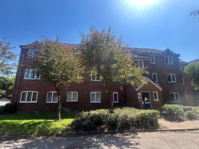 Haysman Close, Letchworth Garden City SG6, 2 bed flat to rent, £1,325 pcm | PrimeLocation