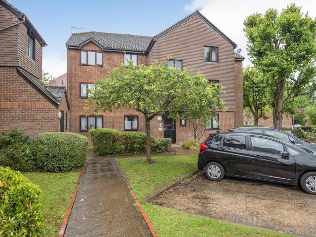 Haysman Close, Letchworth Garden. 1 bed flat to rent £1,000 pcm £231 pw