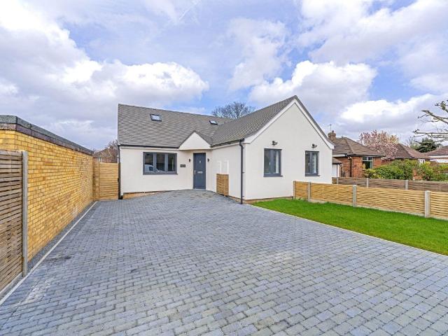 Hazel Way, Fetcham KT22, 3 bed bungalow to rent, £2,695 pcm | PrimeLocation