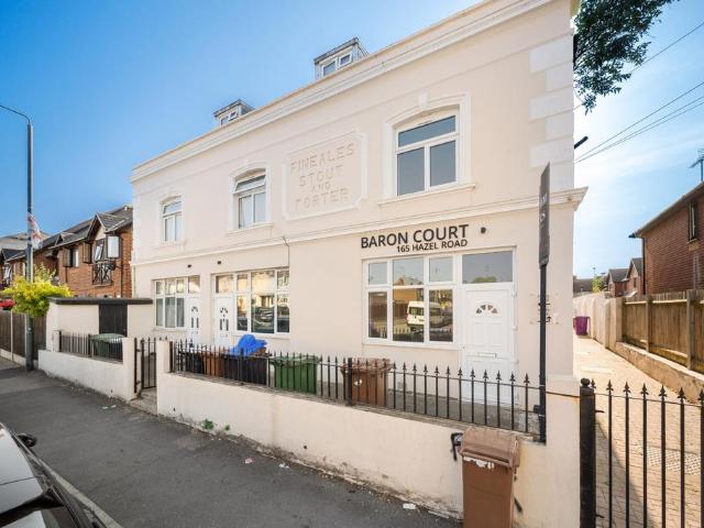 Hazel Road, Erith, DA8 4 bed apartment to rent £2,100 pcm £485 pw