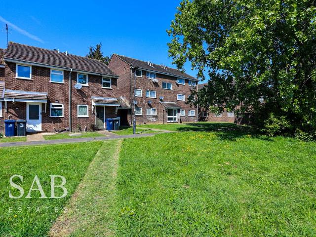 Hazelmere Drive, Northolt UB5, 2 bed flat to rent, £1,750 pcm | PrimeLocation