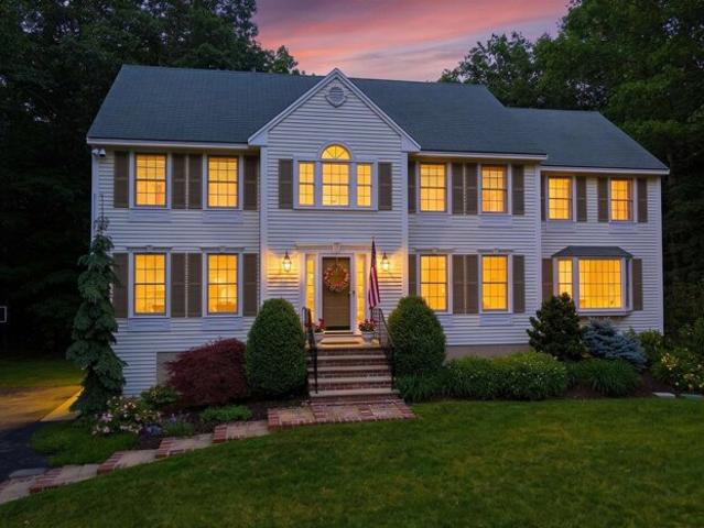 Hazelnut Ln, Londonderry, Home For Sale