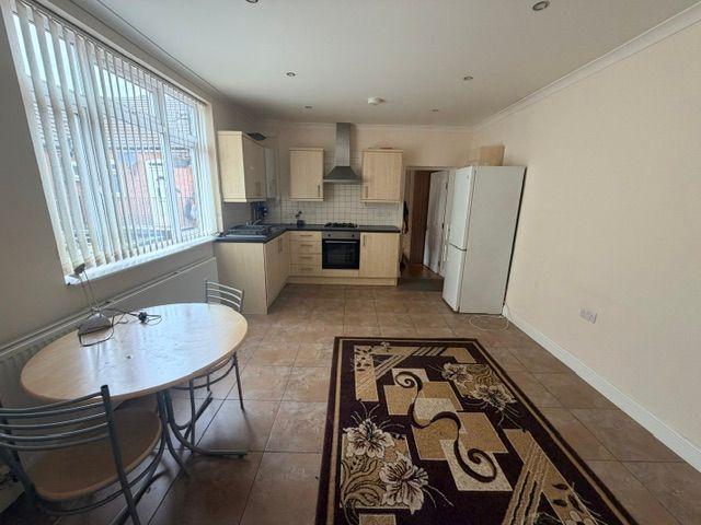 Hazelbury Crescent, Luton LU1, 1 bed flat to rent, £850 pcm | PrimeLocation