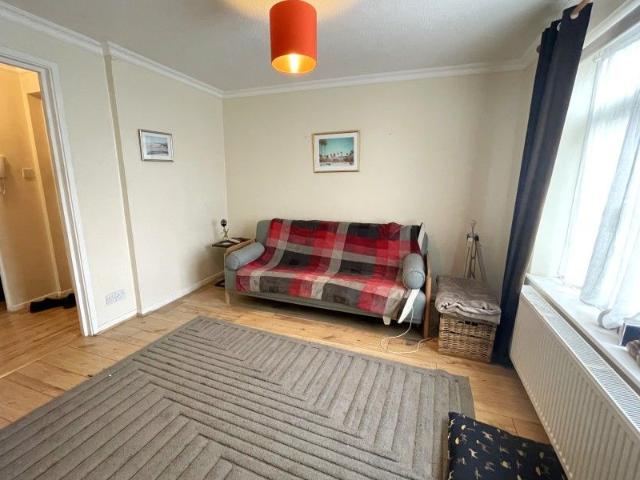 Hazelbank Road, Chertsey 1 bedroomProperty for lettings Seymours