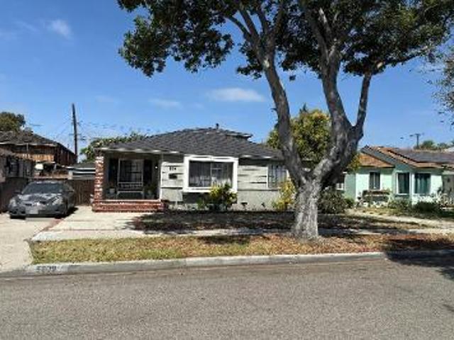 Hazelbrook Ave