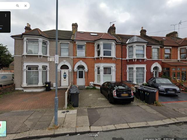 Hazeldene Road, Ilford IG3, Studio to rent, £1,095 pcm | PrimeLocation