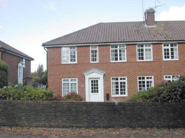 Hazelgrove Gardens, Haywards Heath RH16, 2 bed flat to rent, £1,150 pcm | PrimeLocation
