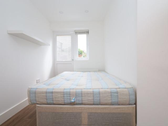 Hazeltree Lane, Northolt UB5, Studio to rent, £1,000 pcm | PrimeLocation