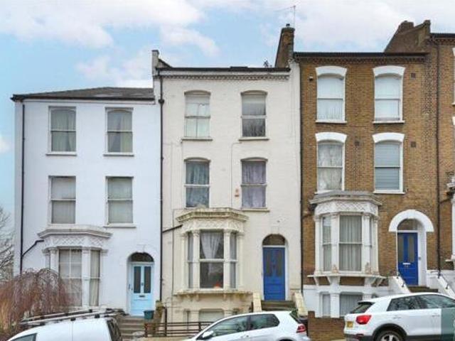 Hazelville Road, London, 3 Bedroom Apartment