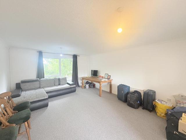 Hazelwood Close, Cambridge, CB4 2 bed flat to rent £1,450 pcm £335 pw