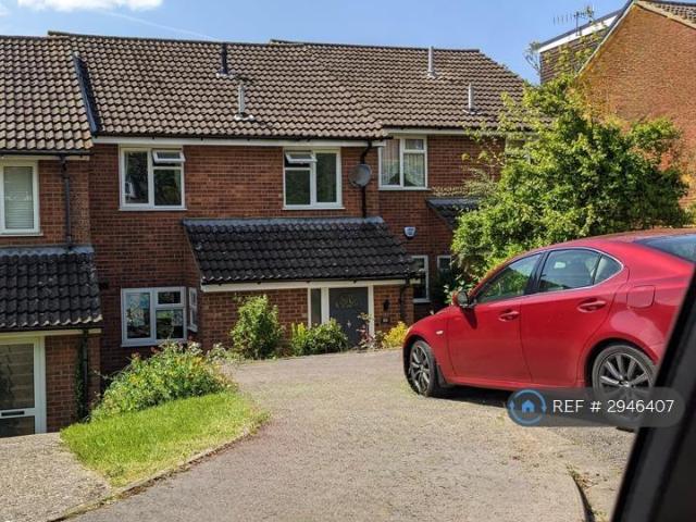 Hazelwood Close, Chesham, HP5 3 bed terraced house to rent £1,950 pcm £450 pw