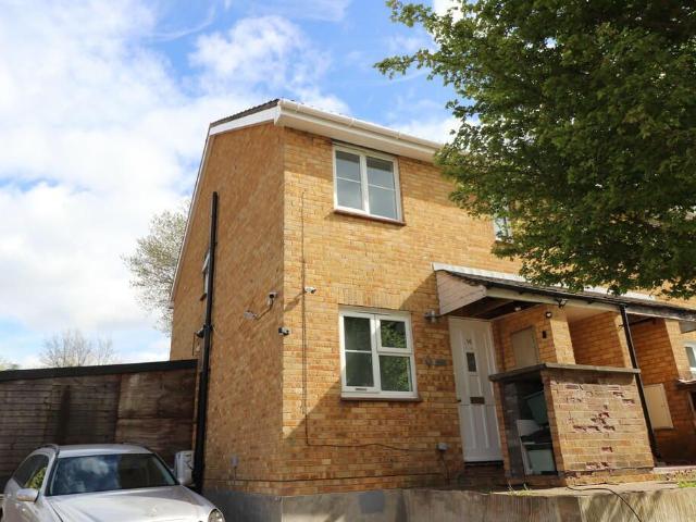 Hazelwood Close, Tunbridge Wells TN2, 2 bed flat to rent, £1,295 pcm | PrimeLocation