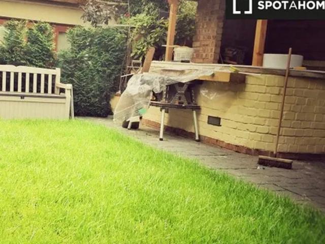 Hazelwood Lane, London, N13 5EP, United Kingdom | Room for rent #135317585 | Rentberry