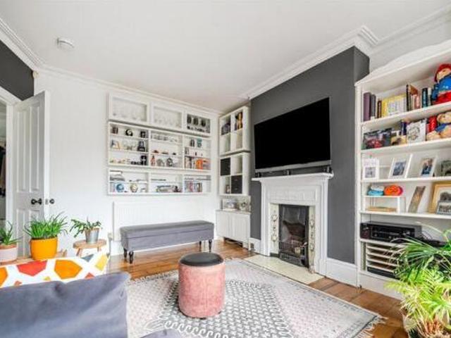 Hazelwood Lane, Palmers Green, 2 Bedroom Flat