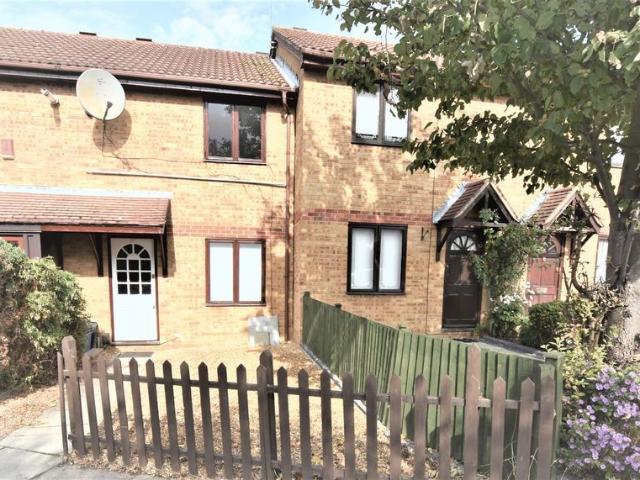 Hazelwood Park Close, Chigwell IG7, 2 bed terraced house to rent, £1,650 pcm | PrimeLocation