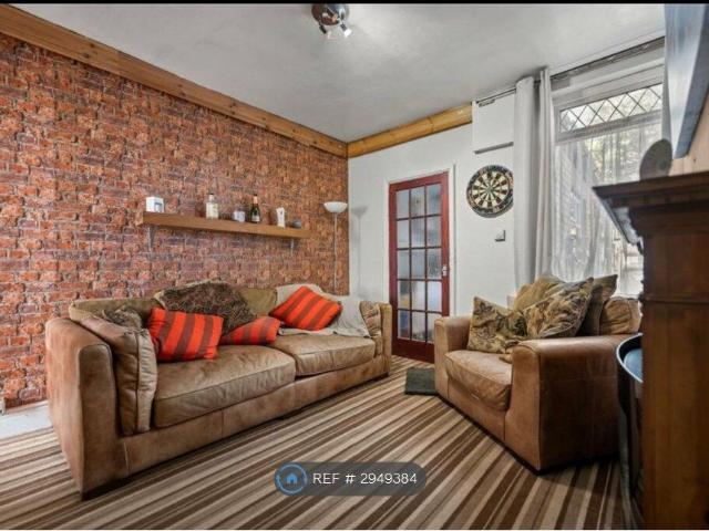 Hazelwood Road, Nottingham NG7, 2 bed terraced house to rent, £975 pcm | PrimeLocation