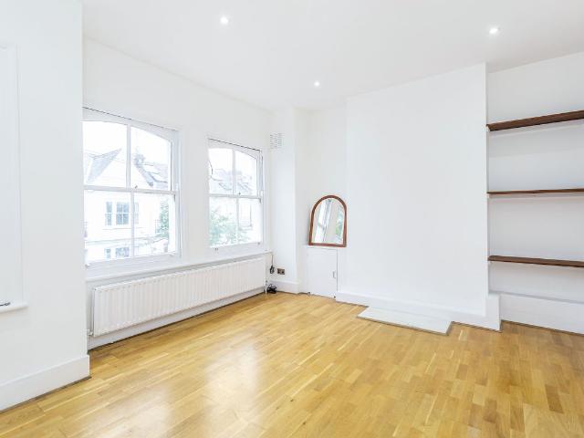 Hazlebury Road, Fulham, London SW6, 2 bed flat to rent, £2,600 pcm | PrimeLocation
