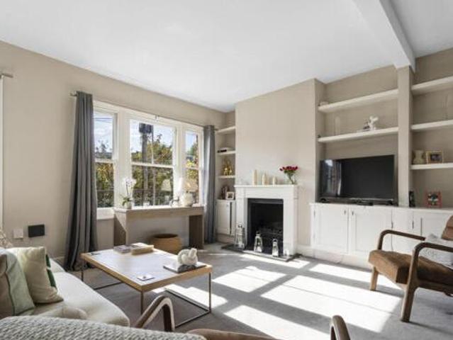 Hazlebury Road, London, 2 Bedroom Maisonette