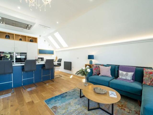 Hazler Crescent