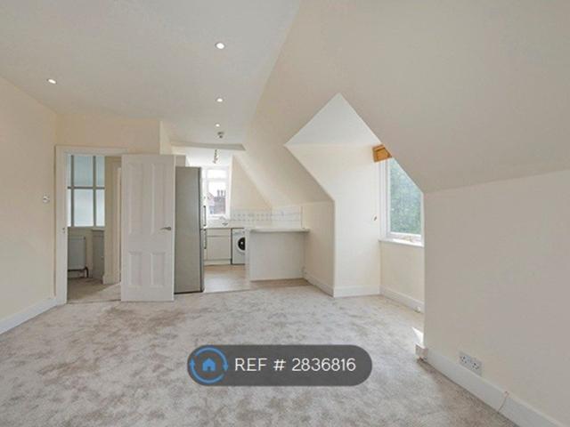 Hazlewell Road, London SW15, 1 bed flat to rent, £2,000 pcm | PrimeLocation