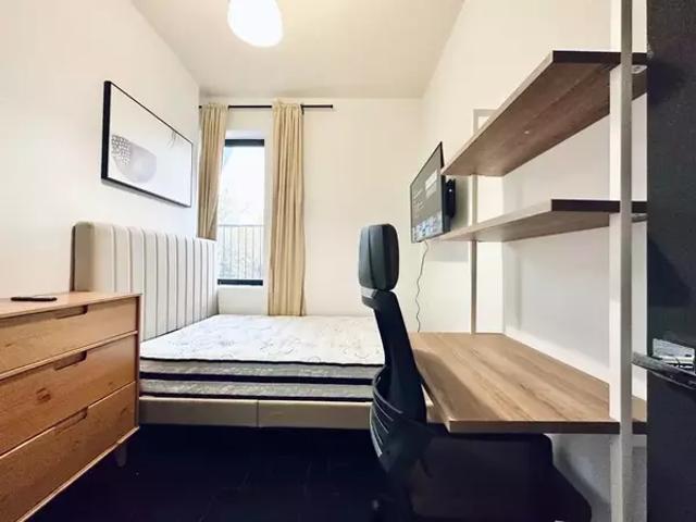 HDTV, Laundry, Rooftop, AC, 23min to Manhattan#424