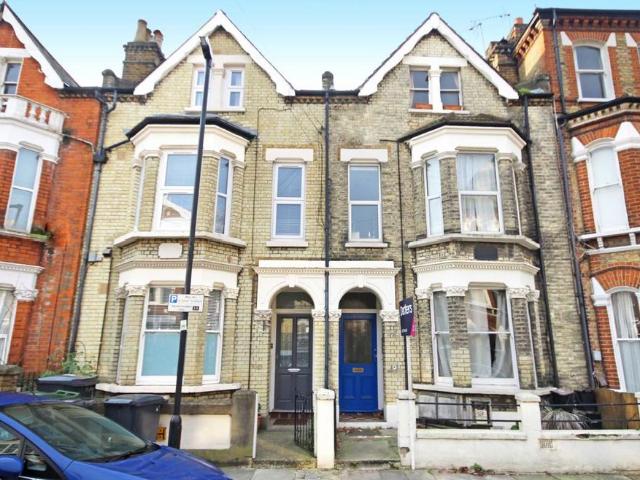 Hemberton Road, London SW9 2 bed flat to rent £2,200 pcm £508 pw
