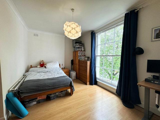 Hemingford Road, Islington Studio to rent £1,725 pcm £398 pw
