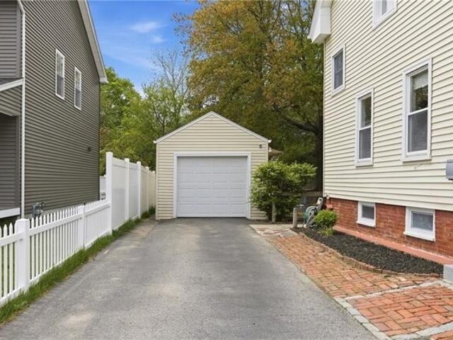 Hemlock Ave, Cranston, Home For Sale