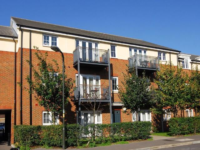 Hemlock Close, Streatham Vale, London SW16, 2 bed flat to rent, £2,150 pcm | PrimeLocation