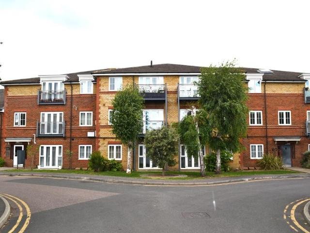 Medlar House Hemlock Close, Streatham Vale, Streatham, London SW16, 2 bed flat to rent, £1,799 pcm | PrimeLocation