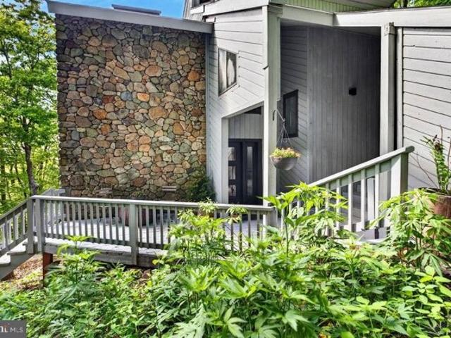 Hemlock Dr, Roseland, Home For Sale