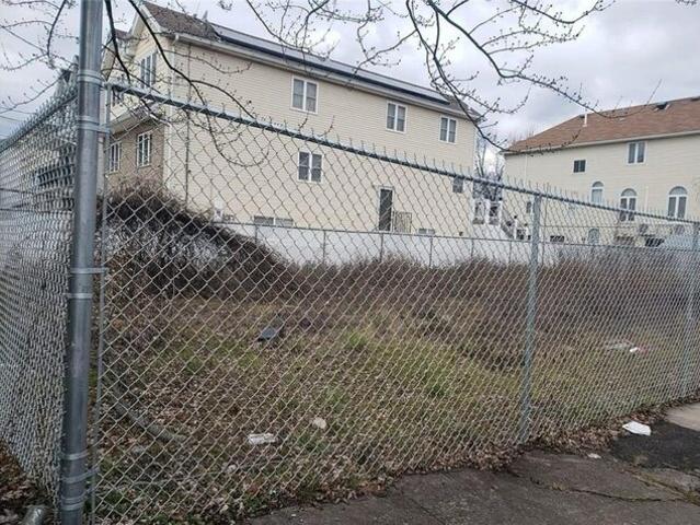 Hempstead Ave Lot,richmond Hill, Plot For Sale