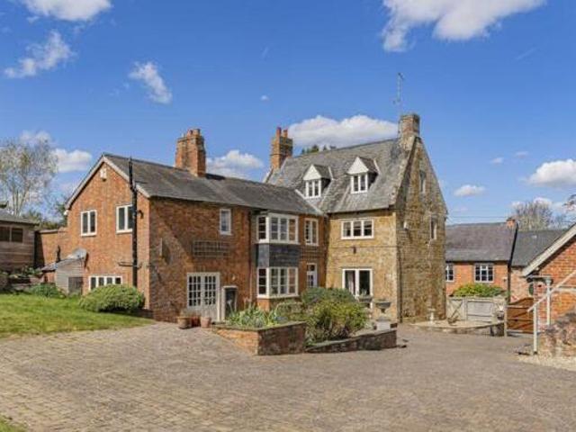 Hemsby House, Great Oxendon, 5 Bedroom House