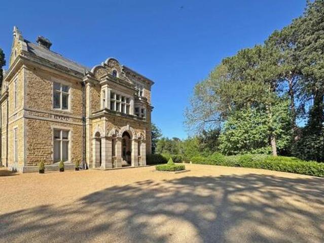 Hemsworth Walk, Highfield House, 2 Bedroom Apartment