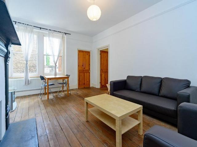 Hemstal Road, London, NW6 1 bed apartment to rent £1,950 pcm £450 pw