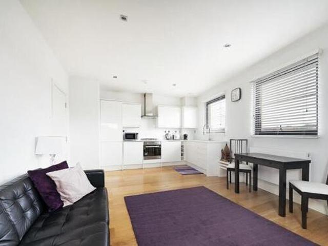 Hemstal Road, West Hampstead, 2 Bedroom Flat