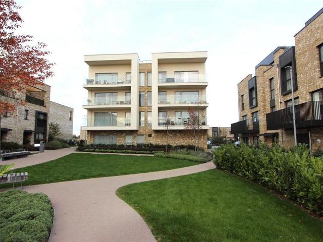 Henty Close, Trumpington, Cambridge. 1 bed apartment to rent £1,650 pcm £381 pw