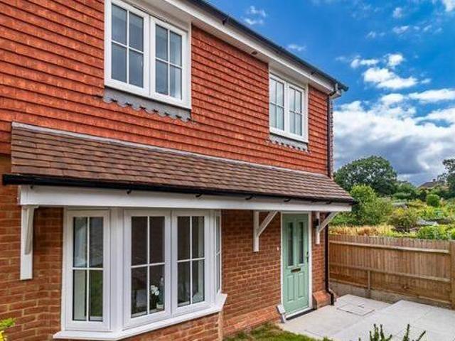 Henwood Green Road, Pembury, 3 Bedroom Semi detached
