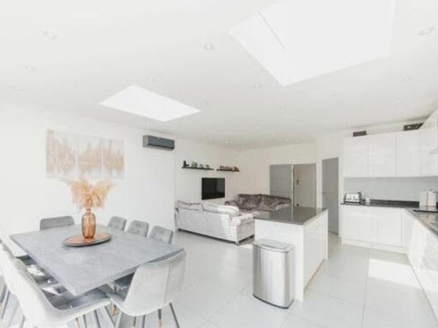 Hendale Avenue, Hendon, 3 Bedroom Detached