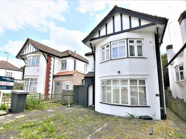 Hendale Avenue, London NW4 3 bed flat to rent £2,400 pcm £554 pw