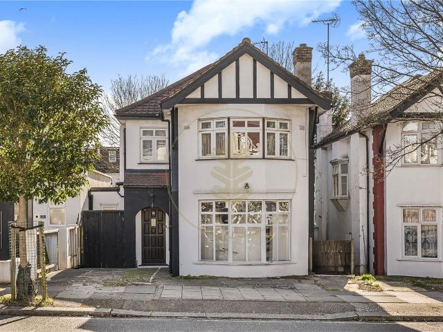 Hendale Avenue, London NW4, 3 bed flat to rent, £2,500 pcm | PrimeLocation