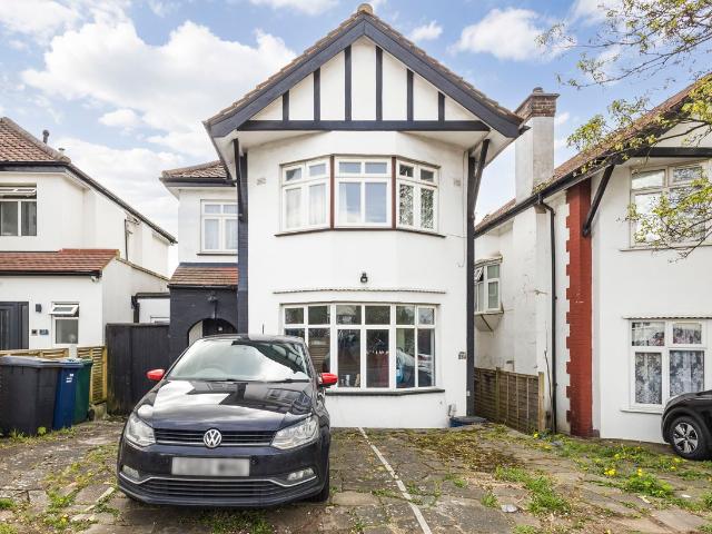 Hendale Avenue, London NW4, 3 bed flat to rent, £2,600 pcm | PrimeLocation