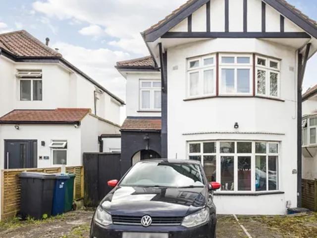 Hendale Avenue, London, NW4 4LL, United Kingdom | 3 bed apartment for rent #167486826 | Rentberry