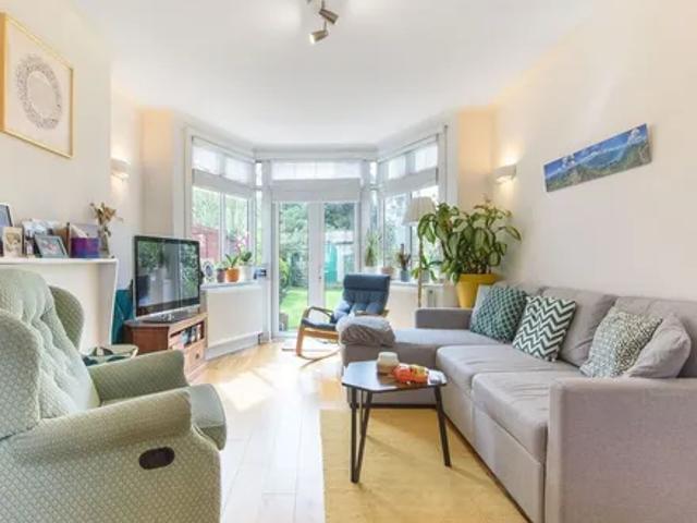 Hendale Avenue, London, NW4 4LL, United Kingdom | 3 bed house for rent #167642587 | Rentberry
