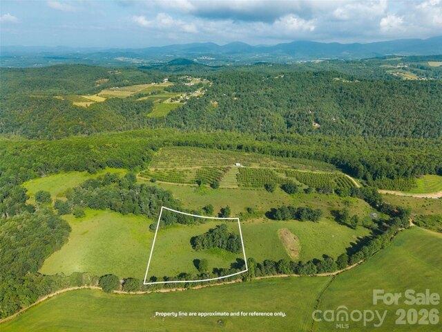 Hendersonville NC 28792 104900799