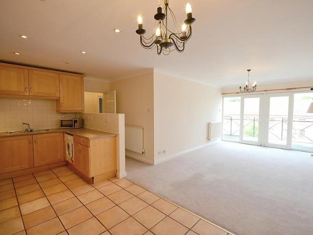 Henderson Court Flat 28 88 Flat 28 Holden Road London 2587776