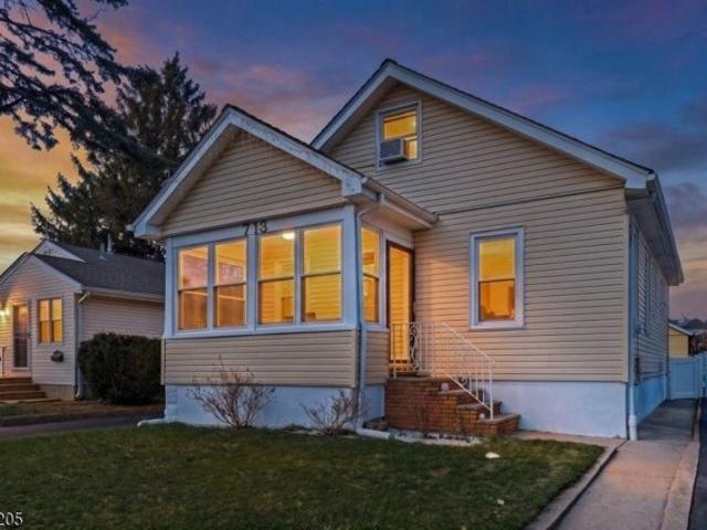 Henderson Blvd, Fair Lawn, Home For Sale