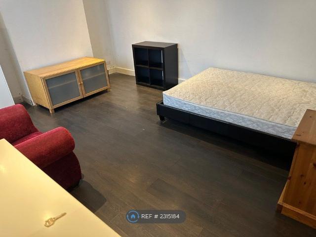 Henderson Drive, Dartford DA1, Room to rent, £650 pcm | PrimeLocation